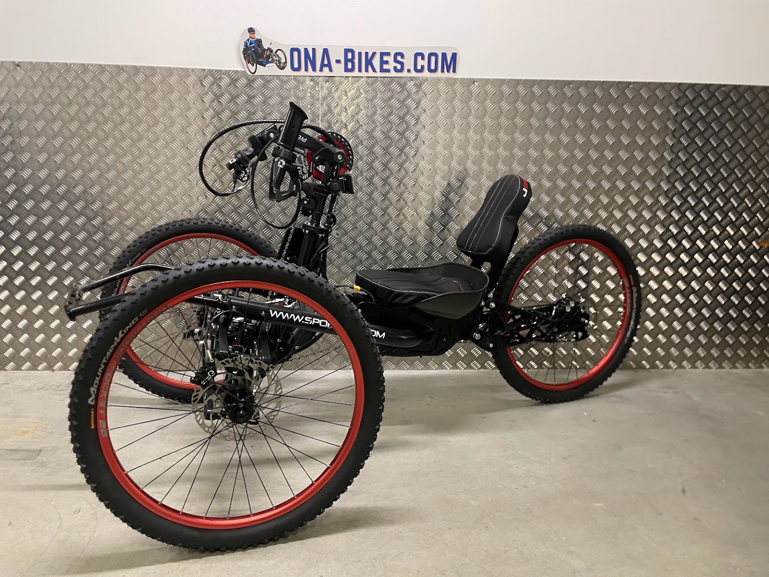 Location essai vélos adaptés, tricycles adulte, tandems et handbikes